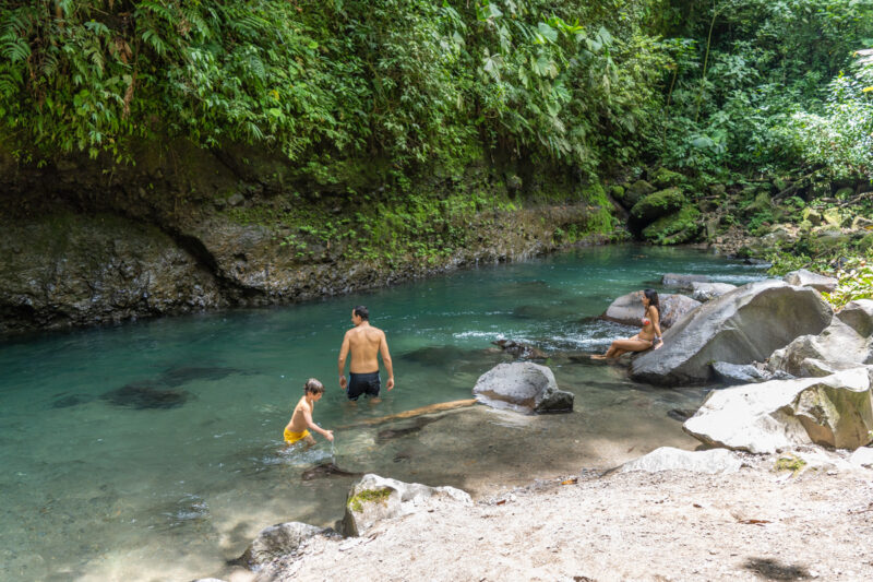 Hiking to the La Fortuna Waterfall in Costa Rica • Jetset Jansen