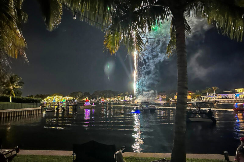 Christmas in Florida: Festive Things to Do for the Holidays • Jetset Jansen