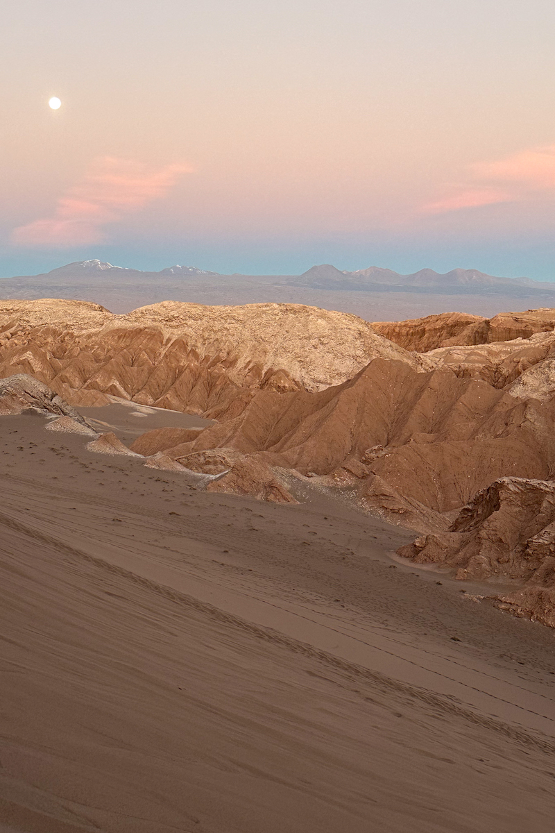 Sandboarding in Chile at Valle de la Muerte (Death Valley) • Jetset Jansen